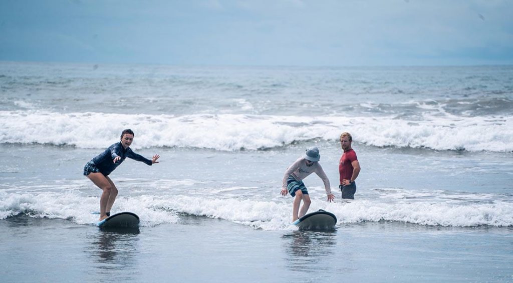 Surf Etiquette: What You Need to Know When Learning to Surf